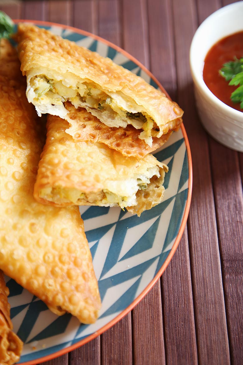 Samosa Recipe with Potato and Fresh Vegetables