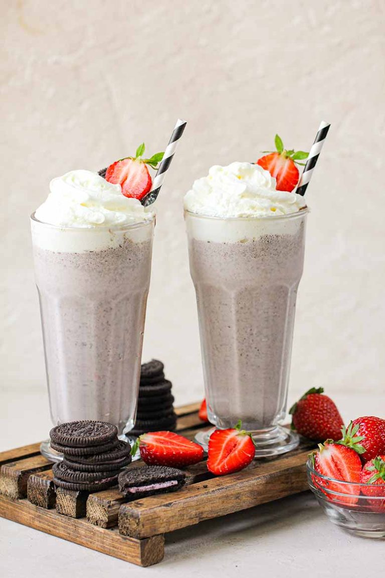 Strawberry Oreo Milkshake Recipe