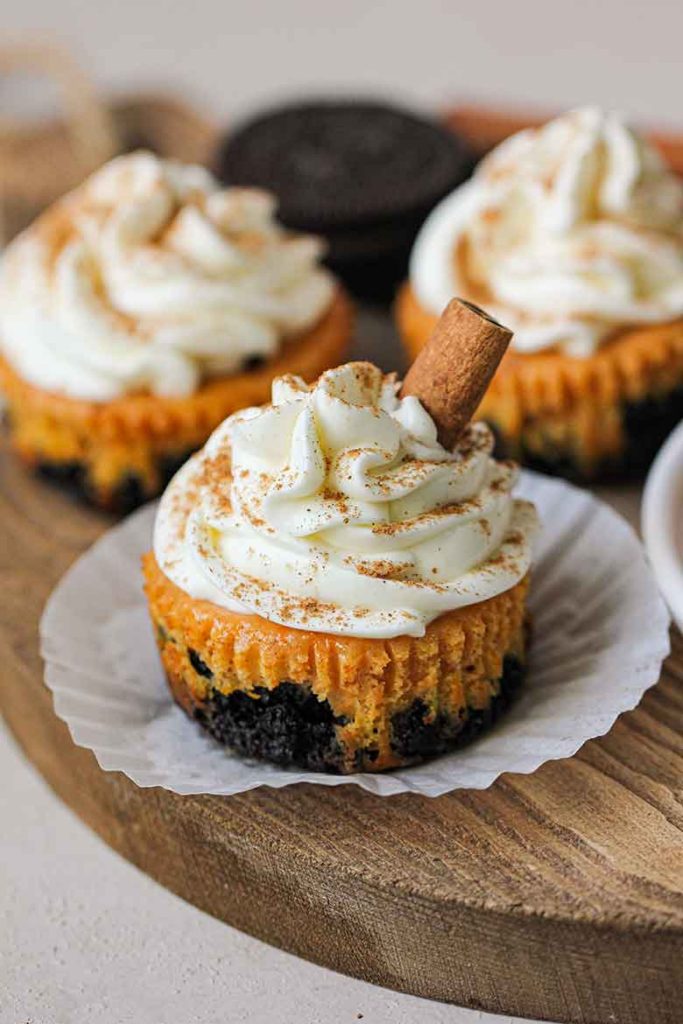 Mini Pumpkin Cheesecakes With Oreo Crust